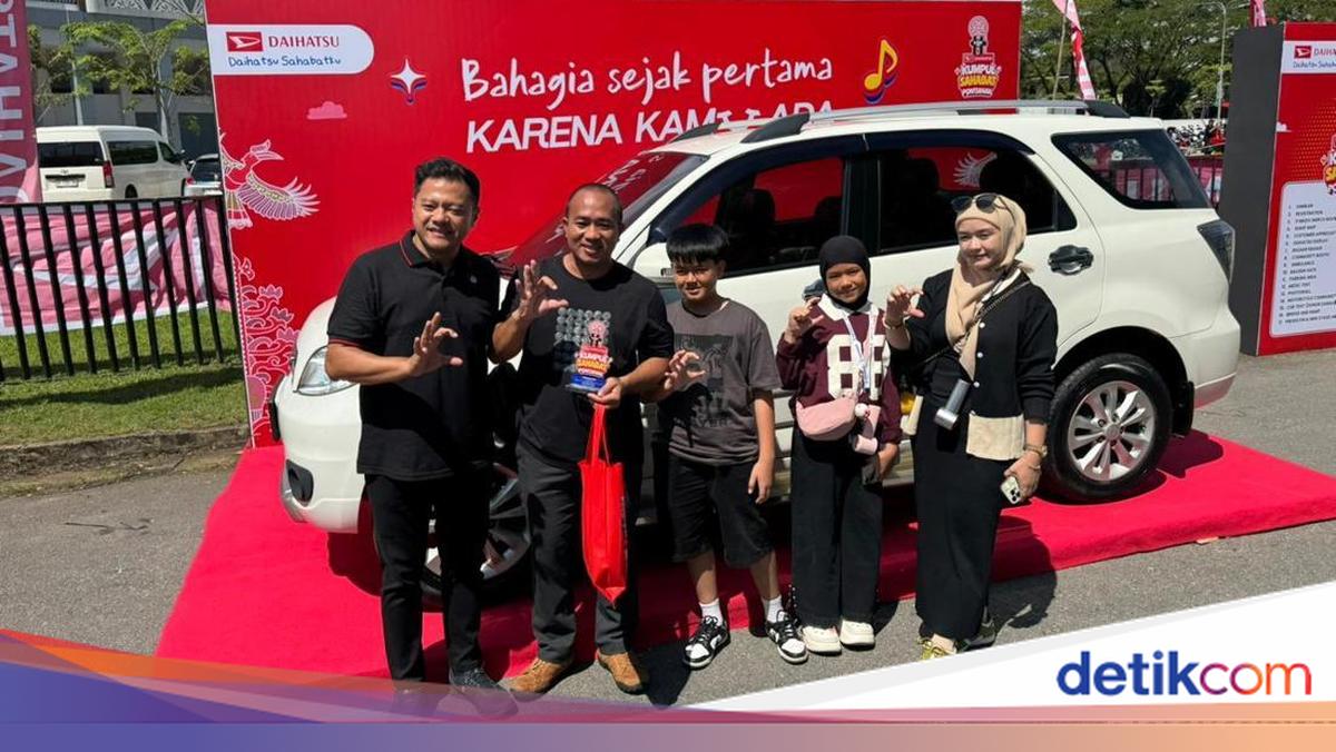 Cerita Ridwan 14 Tahun Pakai Terios, Bawa Keluarga Tembus Jalanan Kalbar