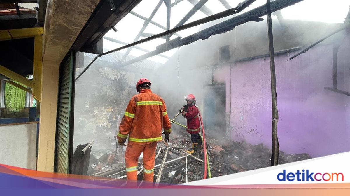 Rumah Makan Padang 'Widia Minang' di Kembaran Banyumas Kebakaran