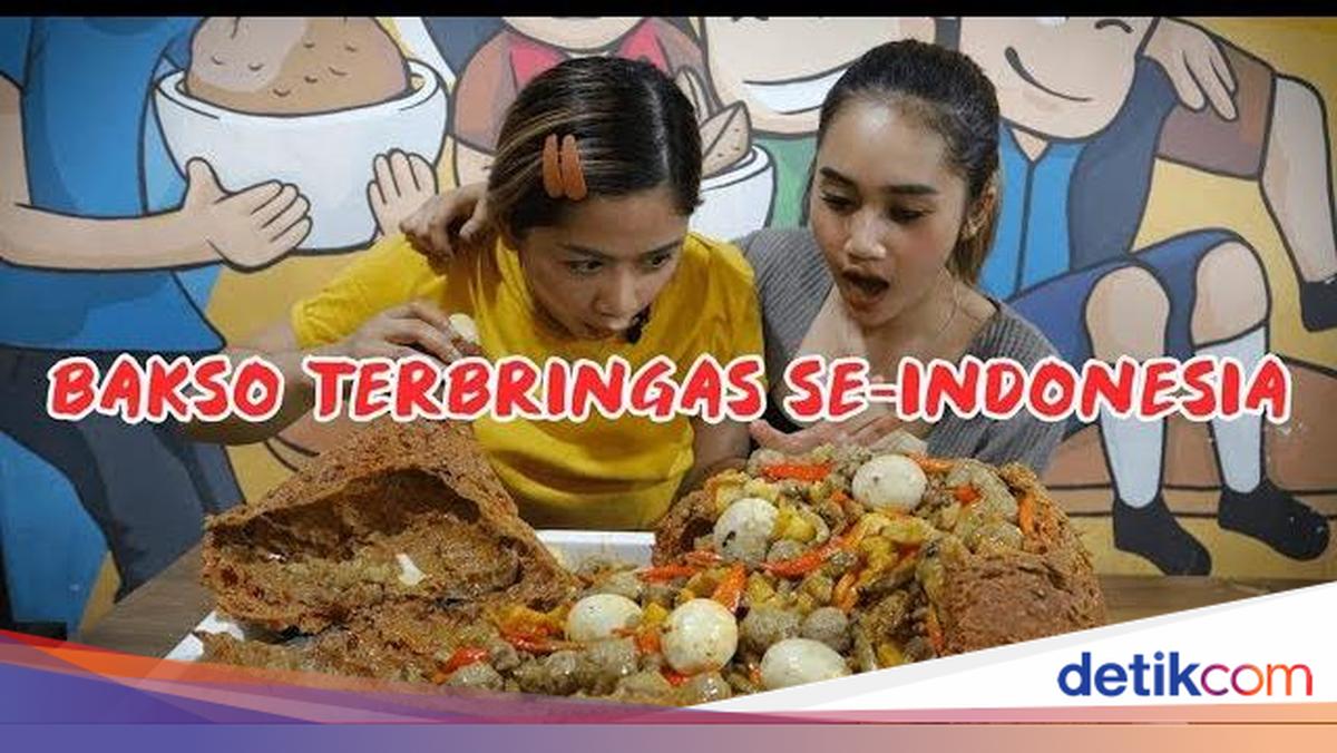8 Potret Farida Nurhan Mukbang yang Paling Banyak Ditonton di YouTube