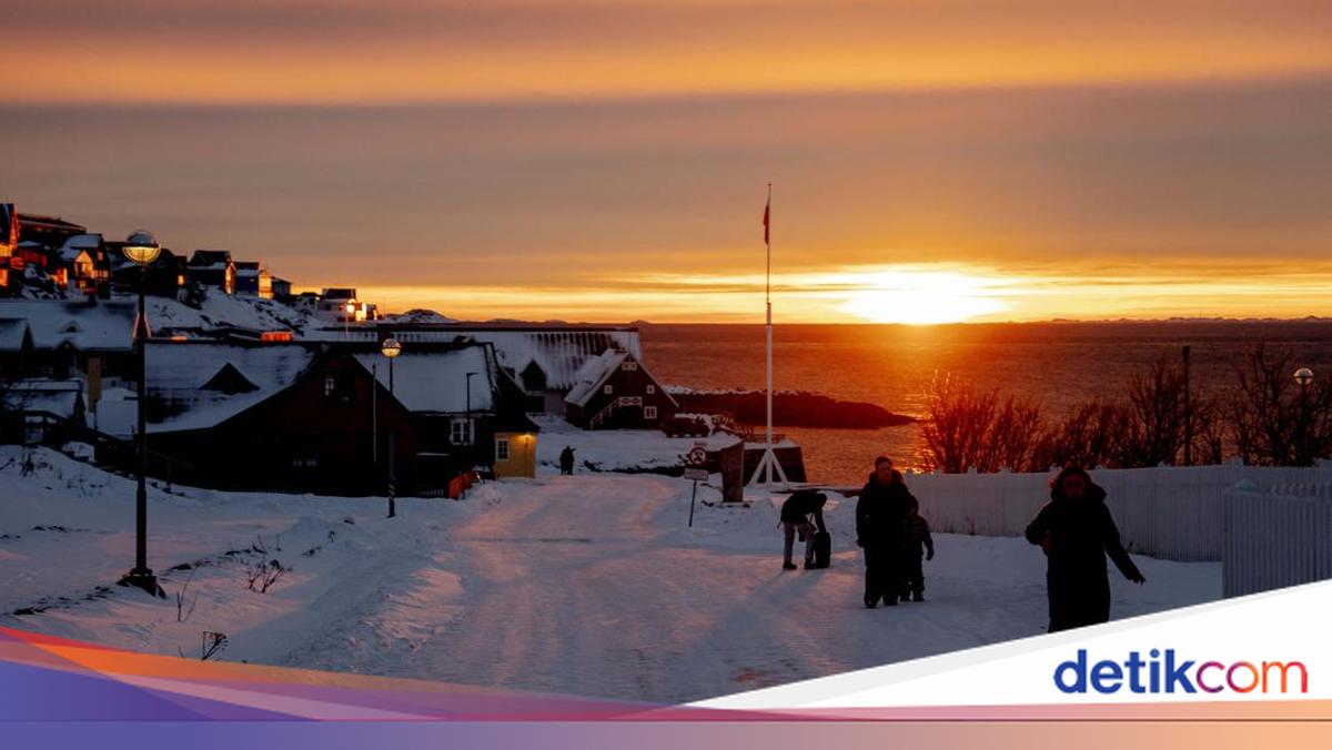 Menikmati Semburat Senja di Tengah Dinginnya Greenland