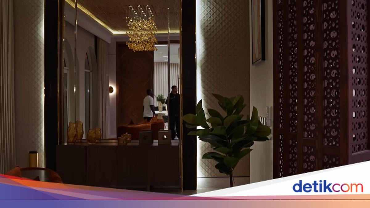 Rio Ferdinand Takjub Lihat Musala Saat Main ke Rumah Sadio Mane