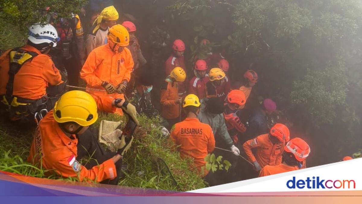 Korban ke-10 Pesawat ATR 42-500 Ditemukan di Gunung Bulusaraung