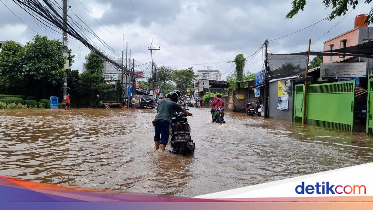 Pemprov Ungkap Banjir Jakbar Belum Surut karena Air Cengkareng Drain Tinggi