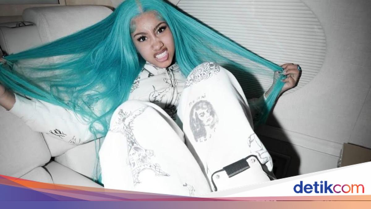 North West Jadi Sorotan, Tampil Solo Perdana di Festival Musik