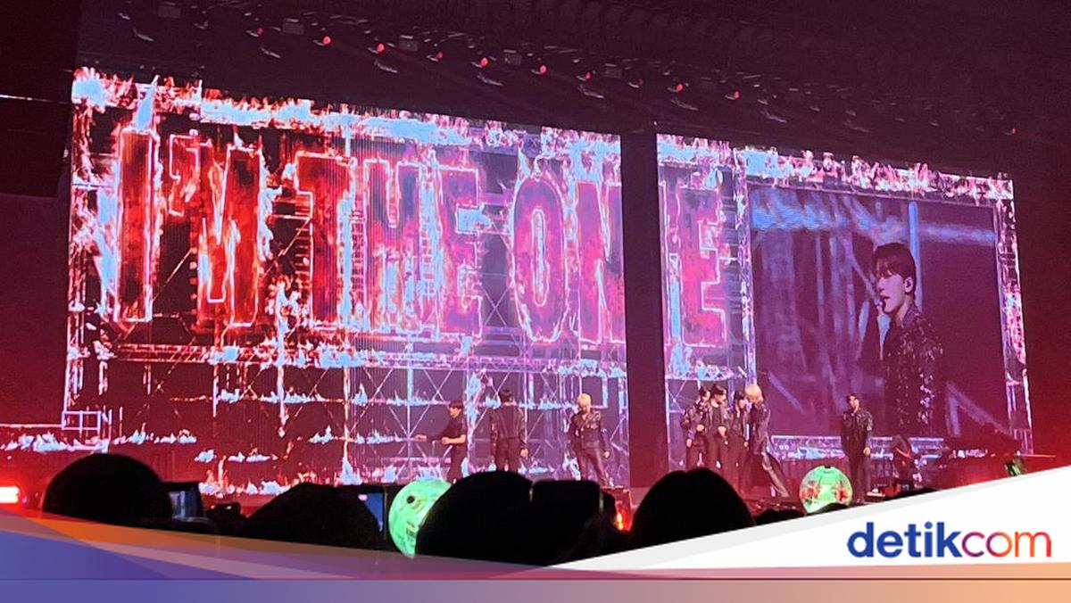 ATEEZ Buka Konser In Your Fantasy Jakarta dengan Letusan!