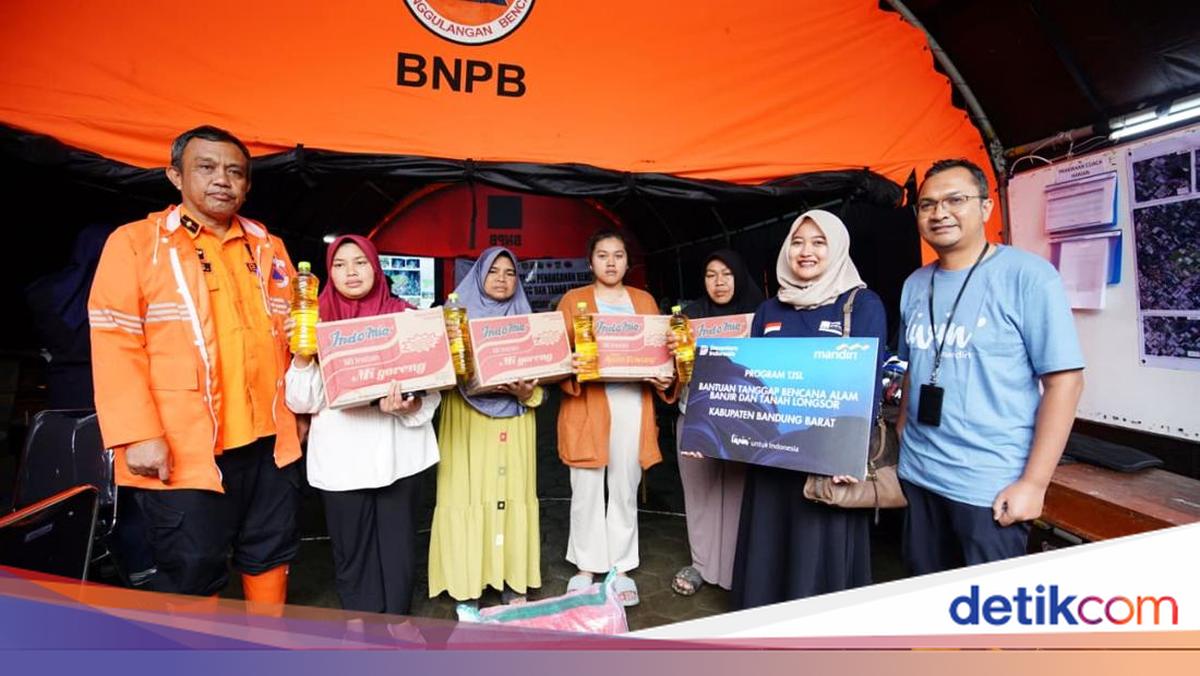 Bank Mandiri Salurkan Bantuan untuk Korban Longsor di Bandung Barat