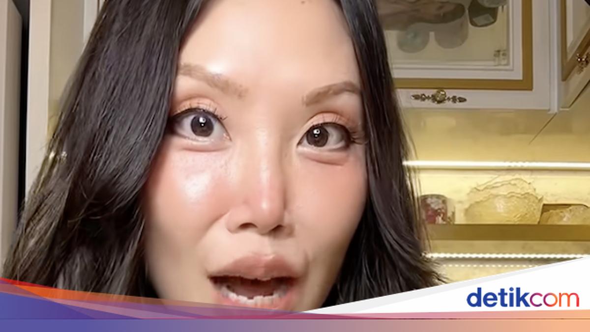 Begini Nih Cara Makan Es Gabus agar Tetap 'Slay' ala Vindy Lee