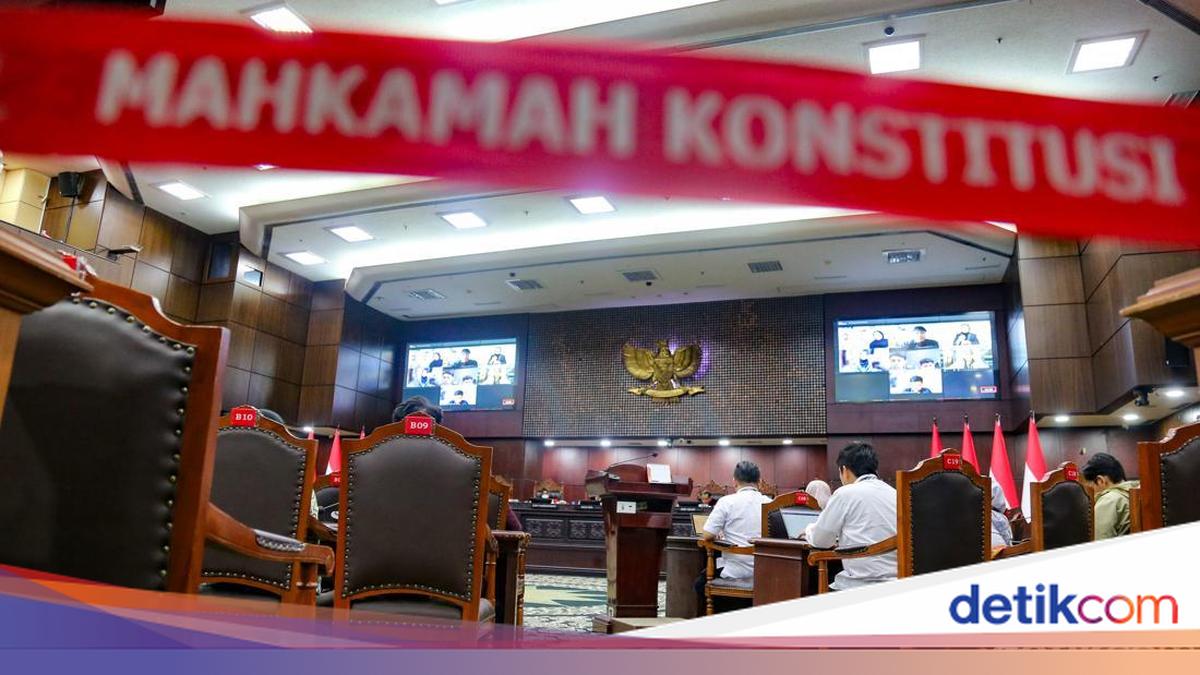 Tak Lengkapi Alat Bukti, MK Tolak Gugatan Kuota Internet Hangus