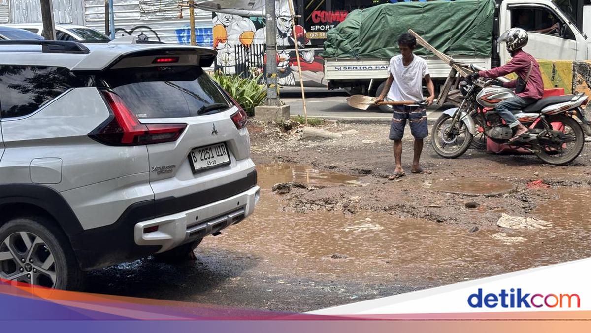 Viral Jalan Rusak dan Berlubang di Penjaringan Jakut, Begini Kondisinya