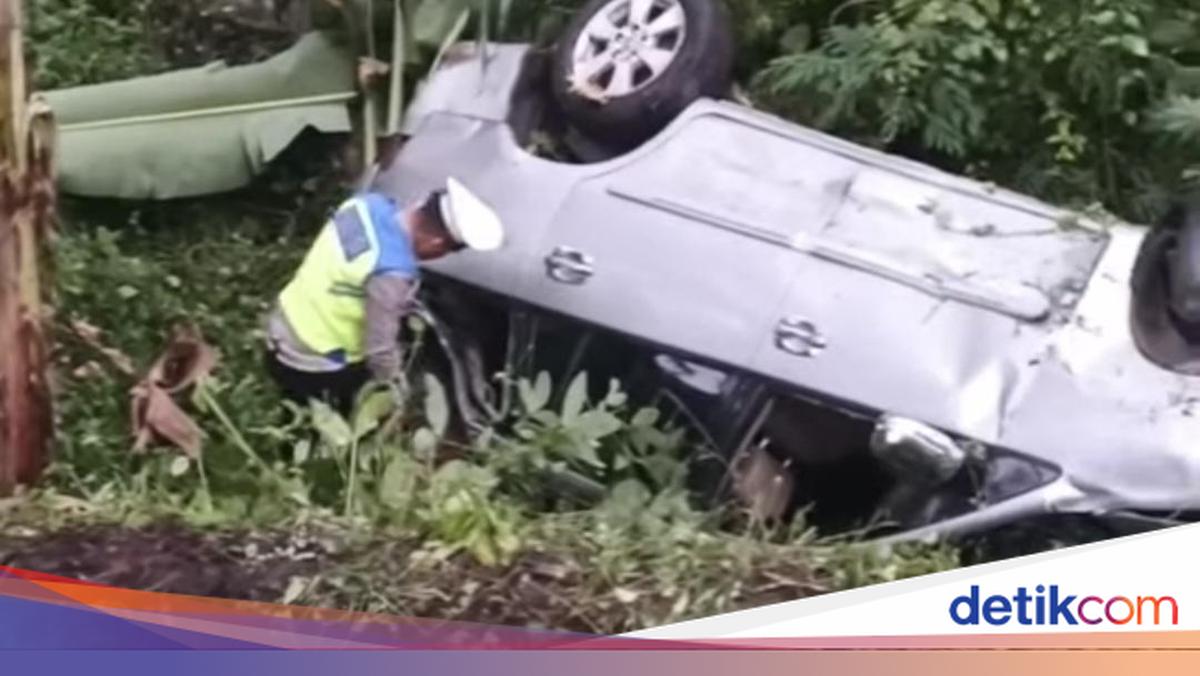 Mobil Kijang Innova di Lubuklinggau Terjun ke Jurang, 2 Orang Luka-luka