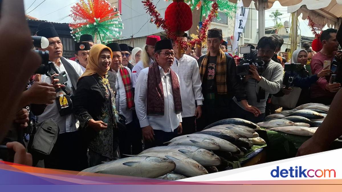 Pramono Borong Bandeng Jumbo 14 Kg di Festival Rawa Belong: Hidupkan UMKM