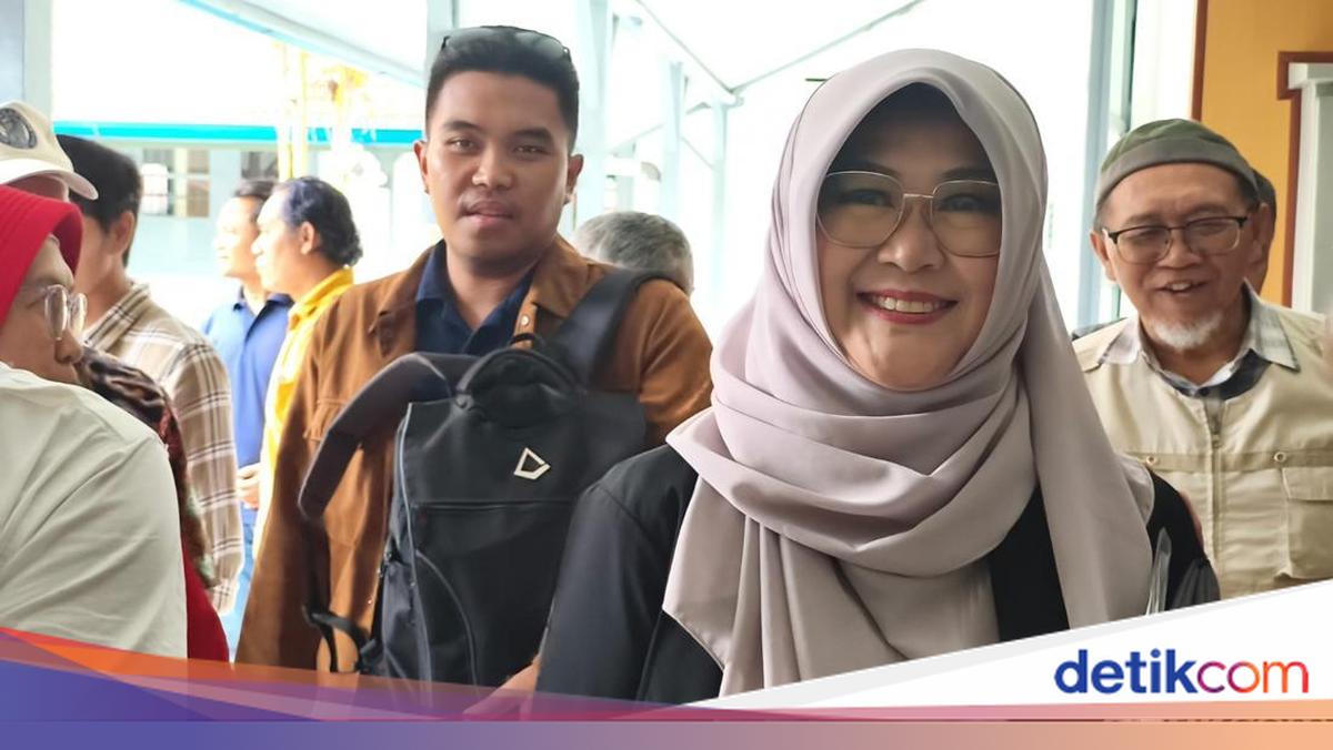 dr Tifa Ungkap Hasil Pengujian Foto Ijazah Jokowi dengan Foto Saat Presiden