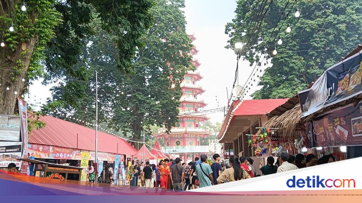 Pulau Kemaro Palembang Dipadati Warga hingga Turis Malaysia