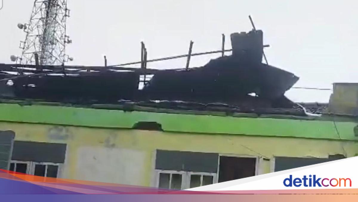 Angin Kencang Landa Palabuhanratu, Warga Was-was Atap Terbang
