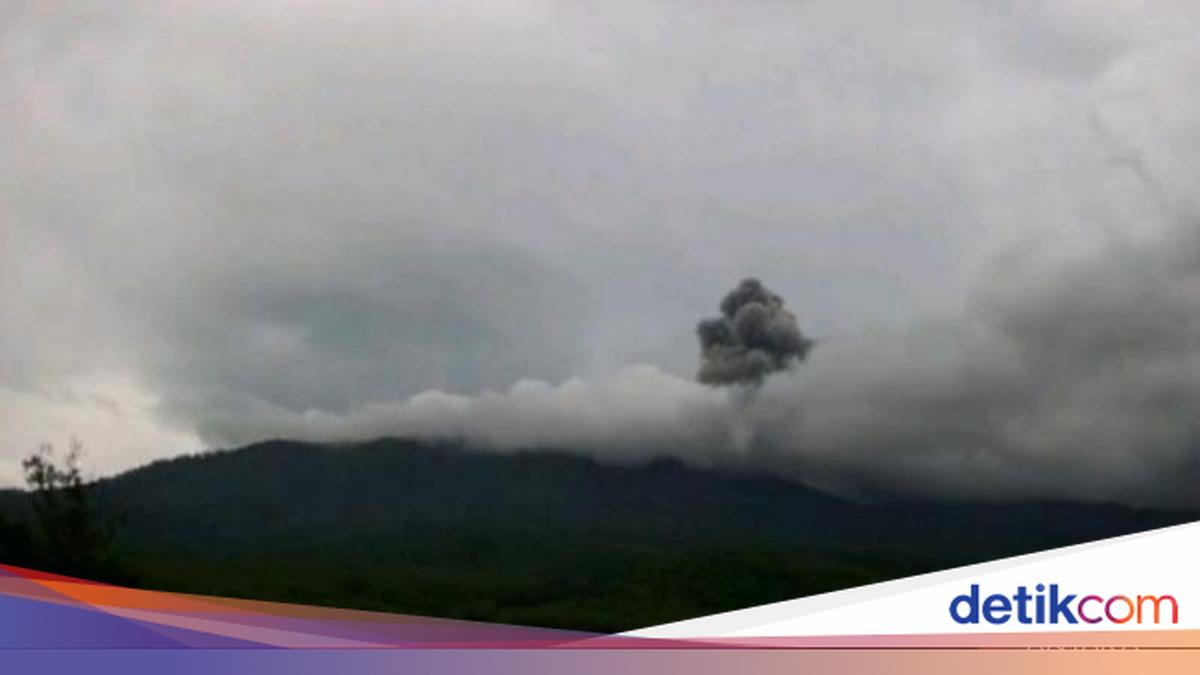 Gunung Lewotobi Laki-laki Kembali Erupsi, Semburkan Abu Vulkanik 1,2 Km