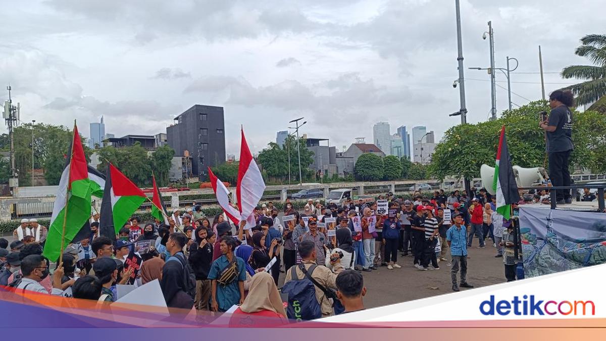 Mahasiswa Demo di DPR, Tuntut RI Keluar dari Board of Peace