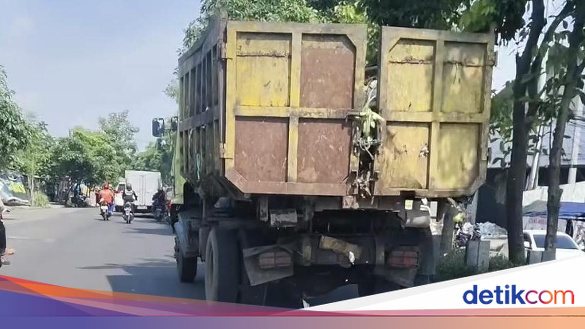 Truk Sampah Swasta dengan Bak Terbuka Bakal Di-Blacklist DLH Surabaya!