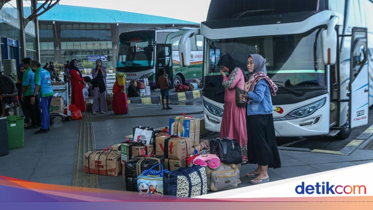 Arus Mudik Awal, Terminal Pulo Gebang Mulai Dipadati Penumpang