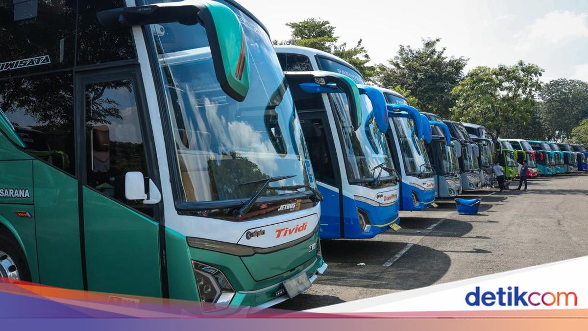 Ratusan Bus Datang ke TMII, Siap Bawa Ribuan Warga Jateng Mudik Gratis