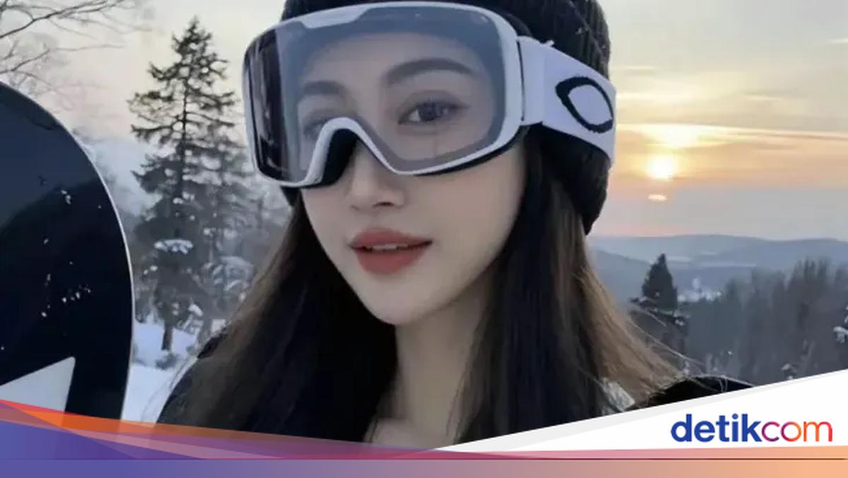 Mengeluh Tak Enak Badan, Influencer Meninggal Saat Live