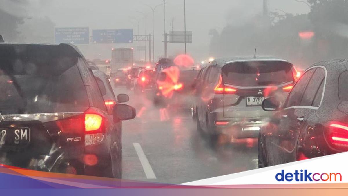Tol Jagorawi Arah Jakarta Macet Sore Ini, Ada Genangan Air di Sekitar ...