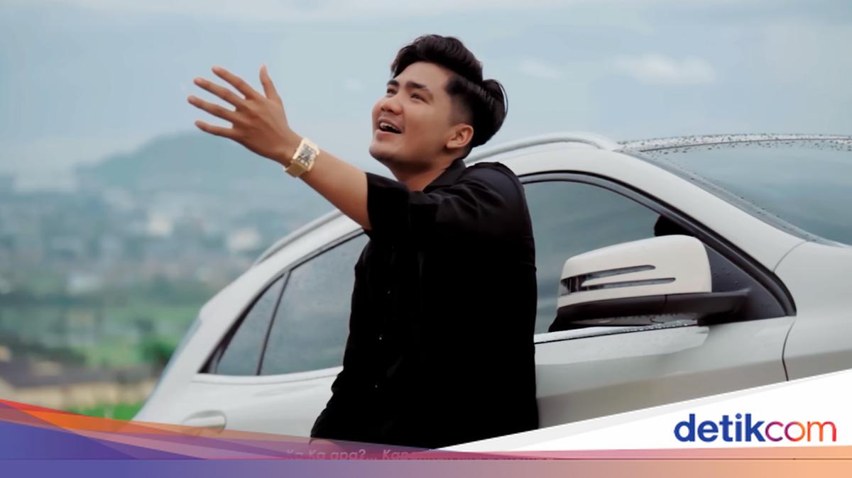 Lirik Lagu Gadis Manis Kalimantan oleh Syahriyadi, Pedangdut Asal Barabai