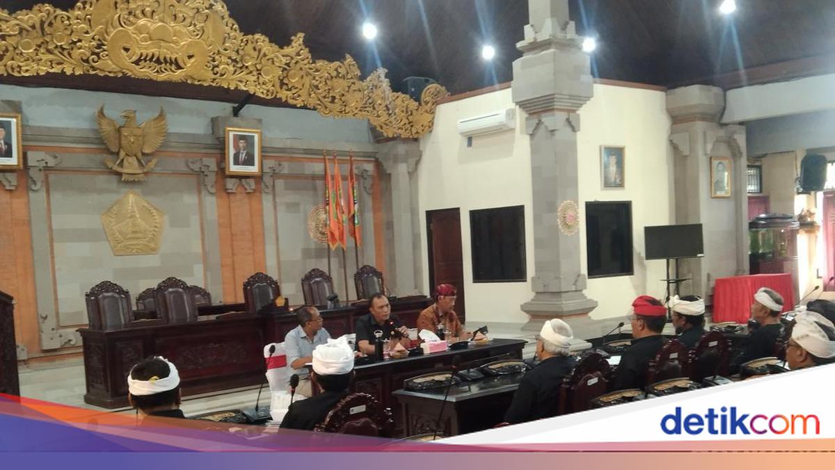 Polemik Tapal Batas, Ratusan Warga Sesandan Ngadu ke DPRD Tabanan