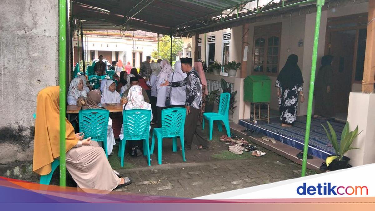 Pelayat Mulai Berdatangan ke Rumah Duka Sertu Ichwan di Magelang