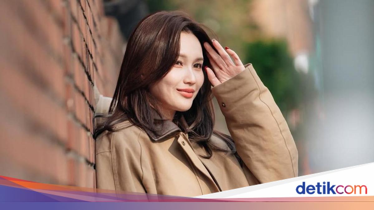 Ayu Ting Ting Minta Doa Agar Bisa Naik Haji