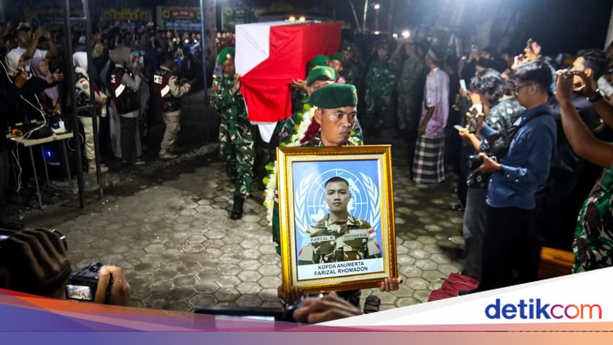 Jenazah Kopda Farizal Tiba di Rumah Duka Kulon Progo, Tangis Keluarga Pecah