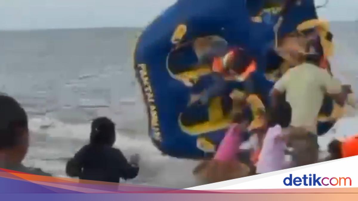 Manuver Donat Boat Bikin Wisatawan Terluka Usai Terlempar ke Pantai di ...