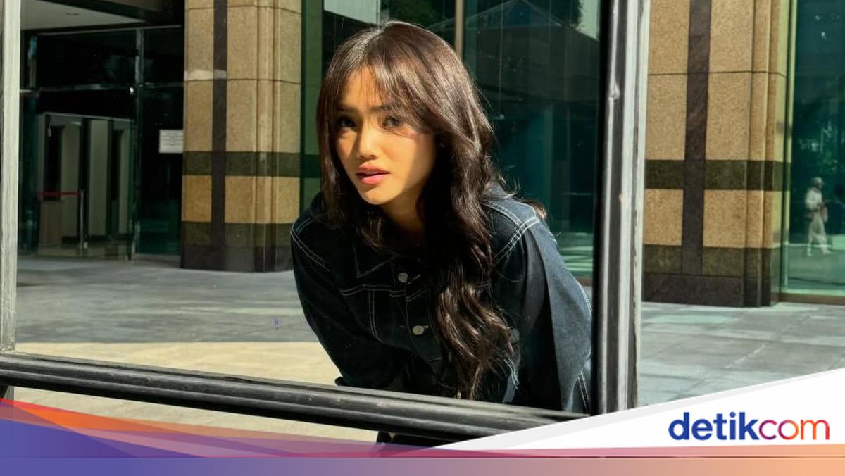 Fuji Hadiahkan iPhone 17 Pro Max untuk Kado Ulang Tahun Ayah