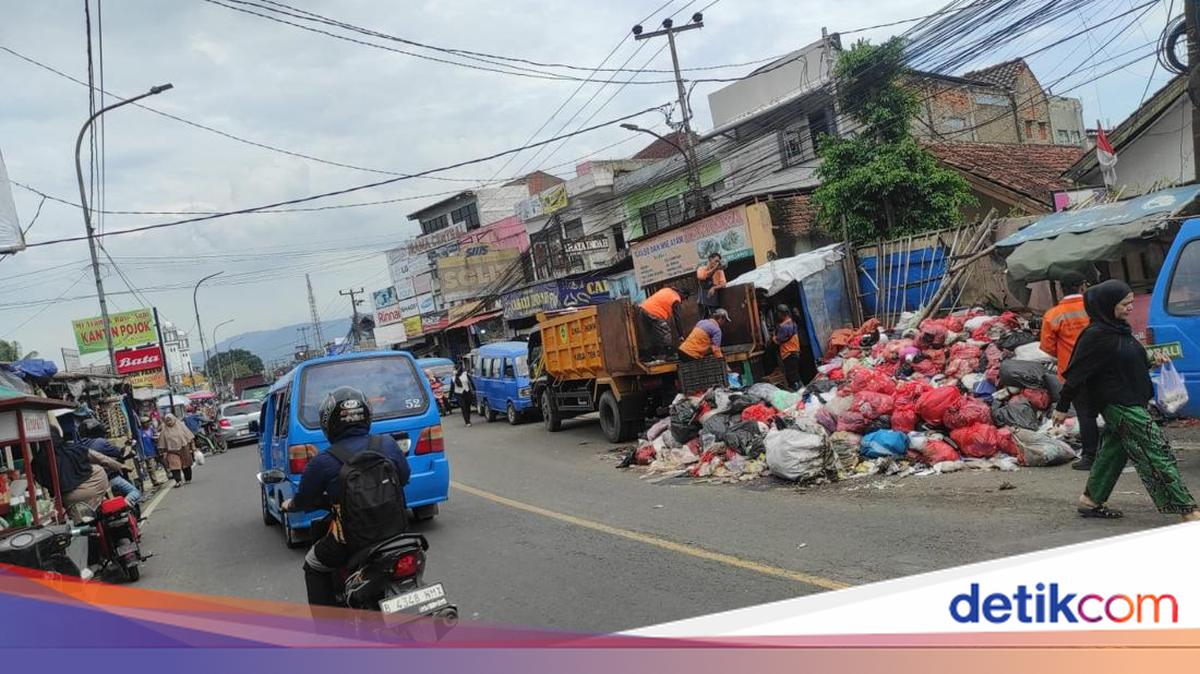Viral SDN di Leuwiliang Bogor 'Dikepung' Tumpukan Sampah