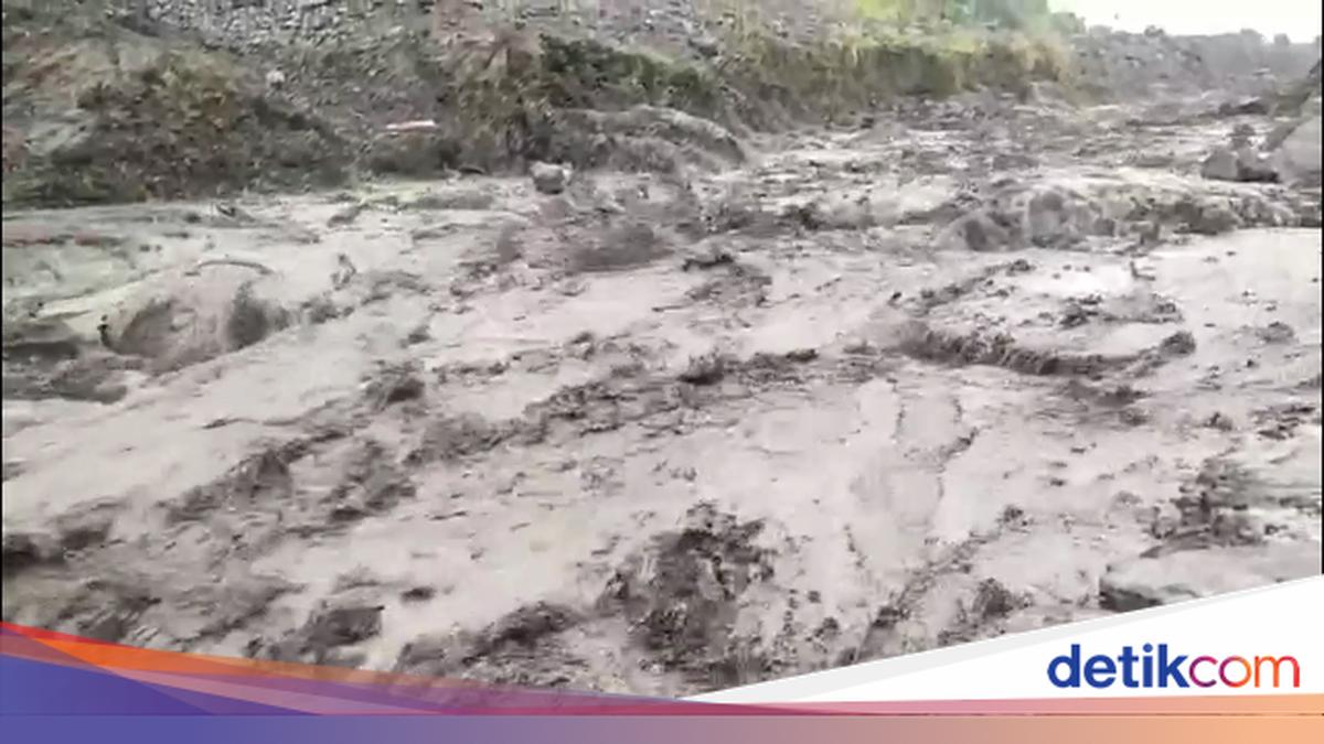 Banjir Lahar Semeru Terjang Sungai Besuk Kobokan dan Kali Lanang
