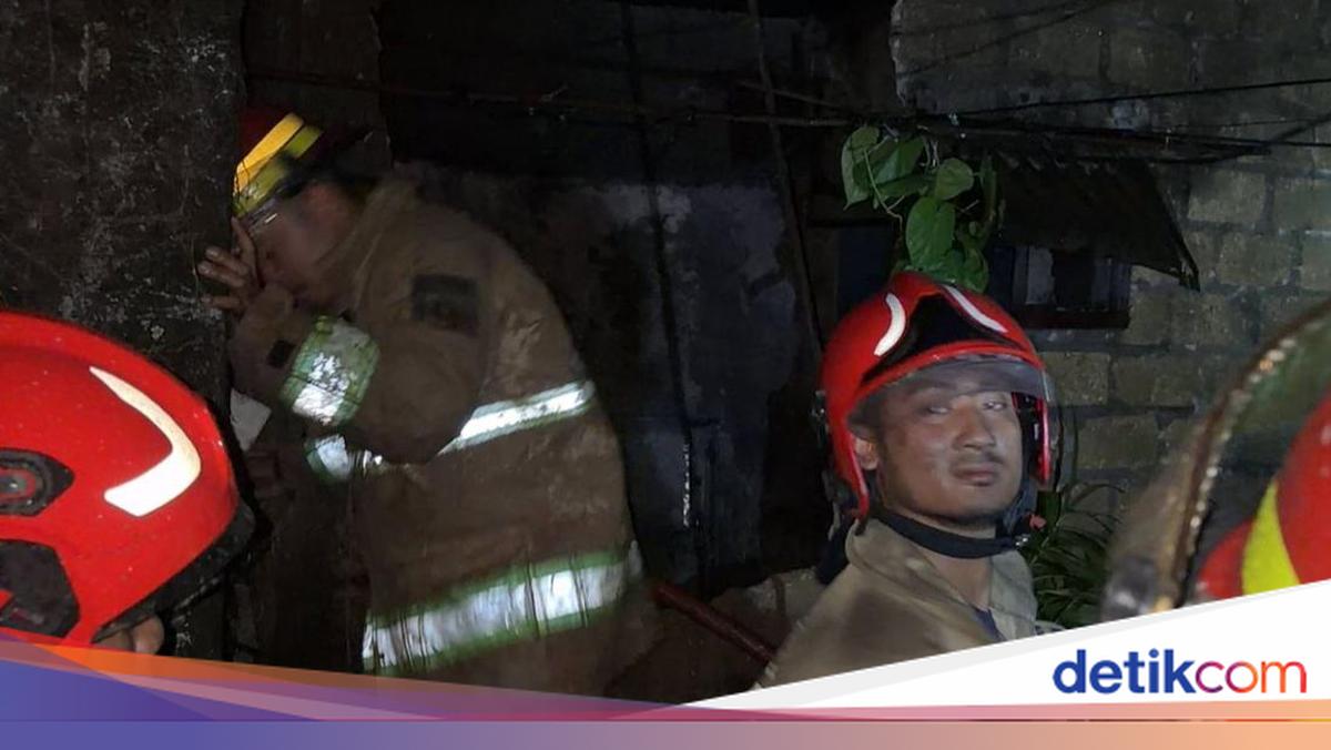 Kebakaran Toko Servis Elektronik di Bogor Picu Ledakan, Api dari Basement