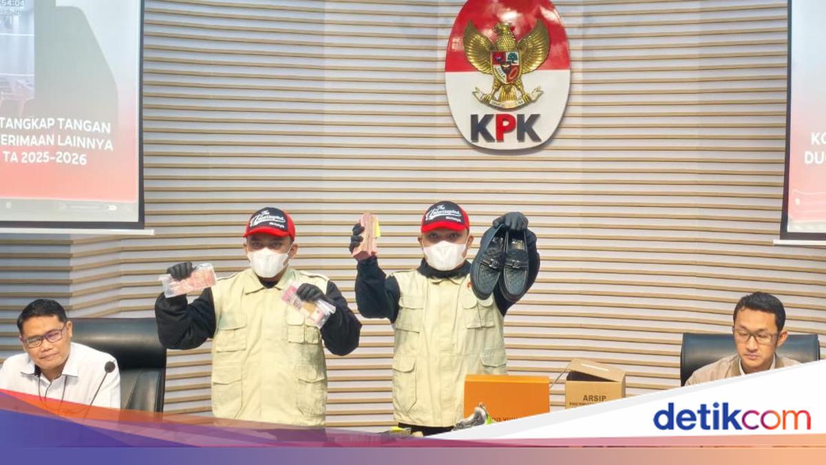 Bukti Pemerasan Bupati Tulungagung: 4 Pasang Sepatu LV hingga Rp 335 Juta