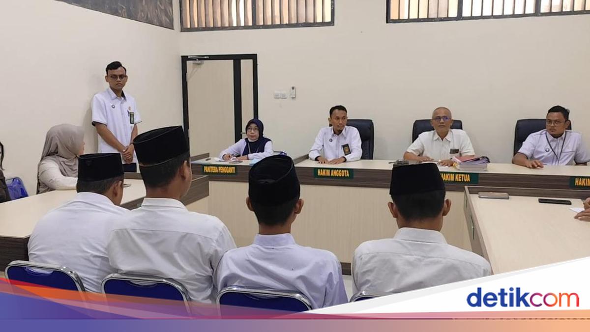 4 Terdakwa Kasus Tongtek Maut Pati Divonis 3 Tahun Penjara