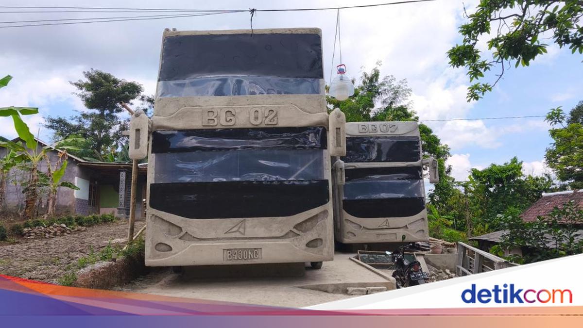 Pemilik Desain Sendiri Rumah 'Bus Double Decker' Berbekal Miniatur