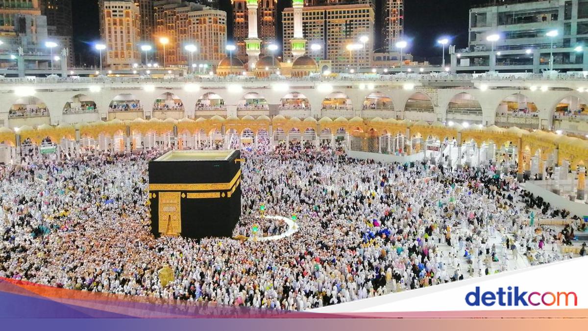 Tips Sehat Jemaah Haji Hadapi Cuaca Panas 40 Derajat di Makkah