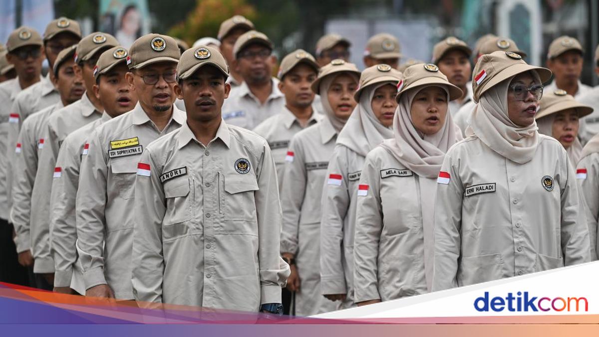 Siap ke Tanah Suci, Ratusan PPIH Daker Makkah Resmi Dilepas