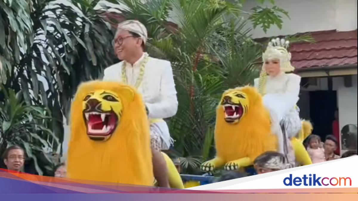 Pengantin Jalani Prosesi Adat Sunda Diarak Sisingaan Viral Jadi Sorotan