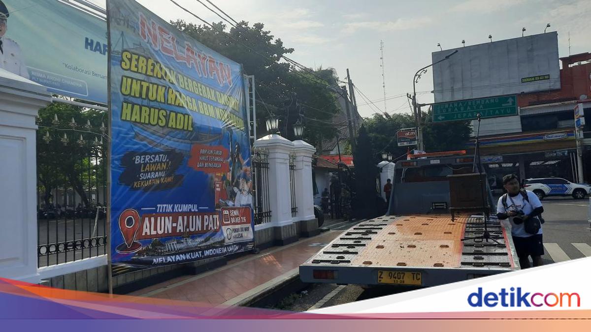 Polisi Tutup Alun-alun Pati Pagi Ini gegara Ada Demo Ribuan Nelayan