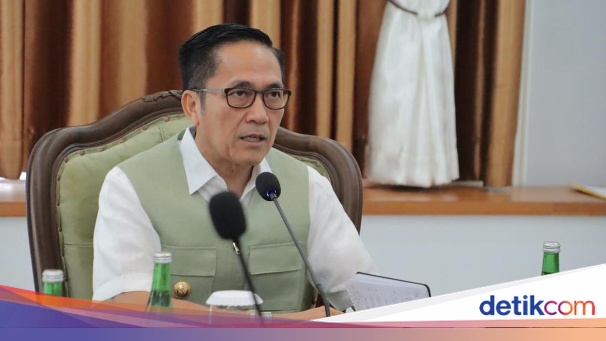 Ratu Dewa Dukung Perangko Edisi Khusus Bangunan Bersejarah Palembang