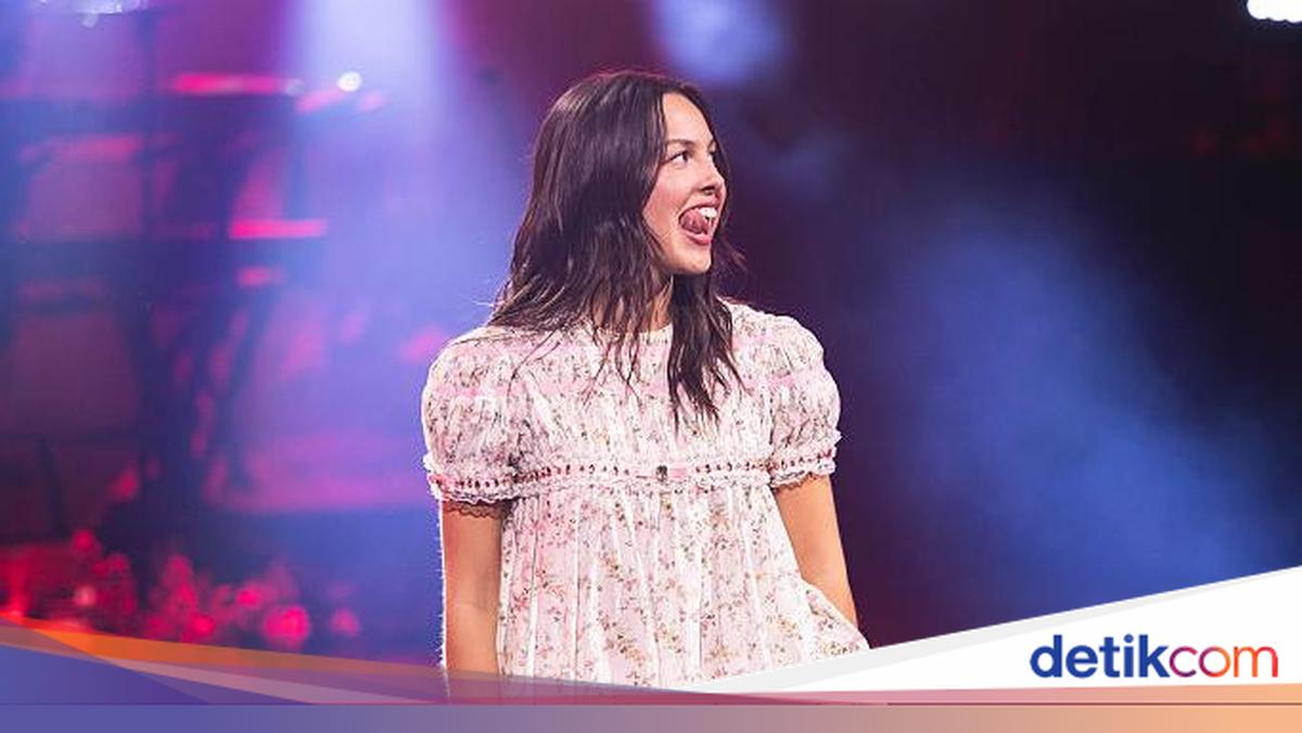 You Seem Pretty Sad for a Girl So in Love Milik Olivia Rodrigo Cetak ...