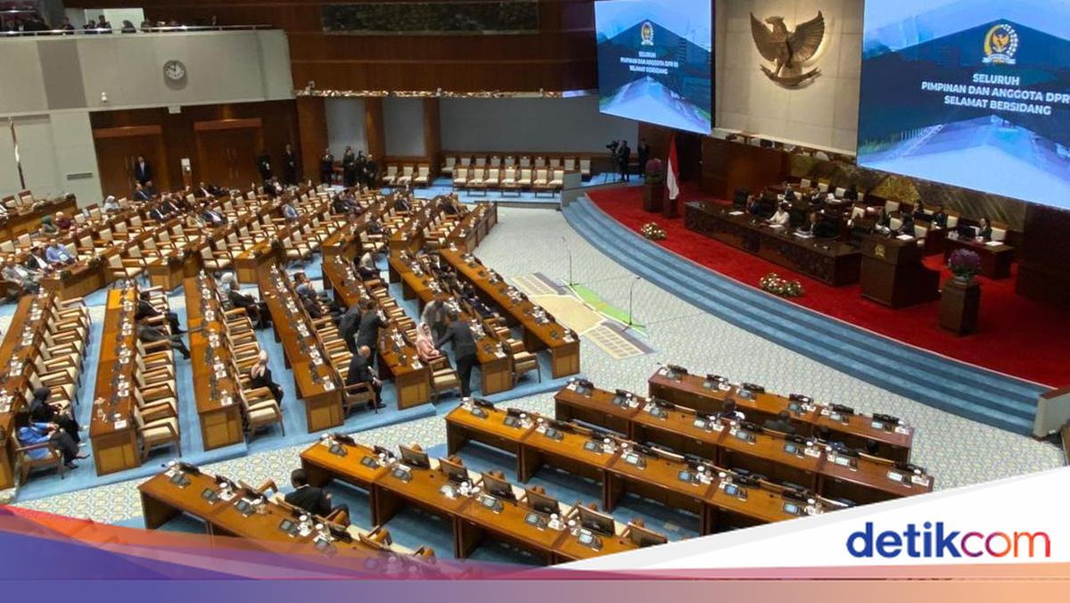 292 Anggota DPR Hadiri Pembukaan Masa Sidang, Tetapkan Pengganti Adies ...