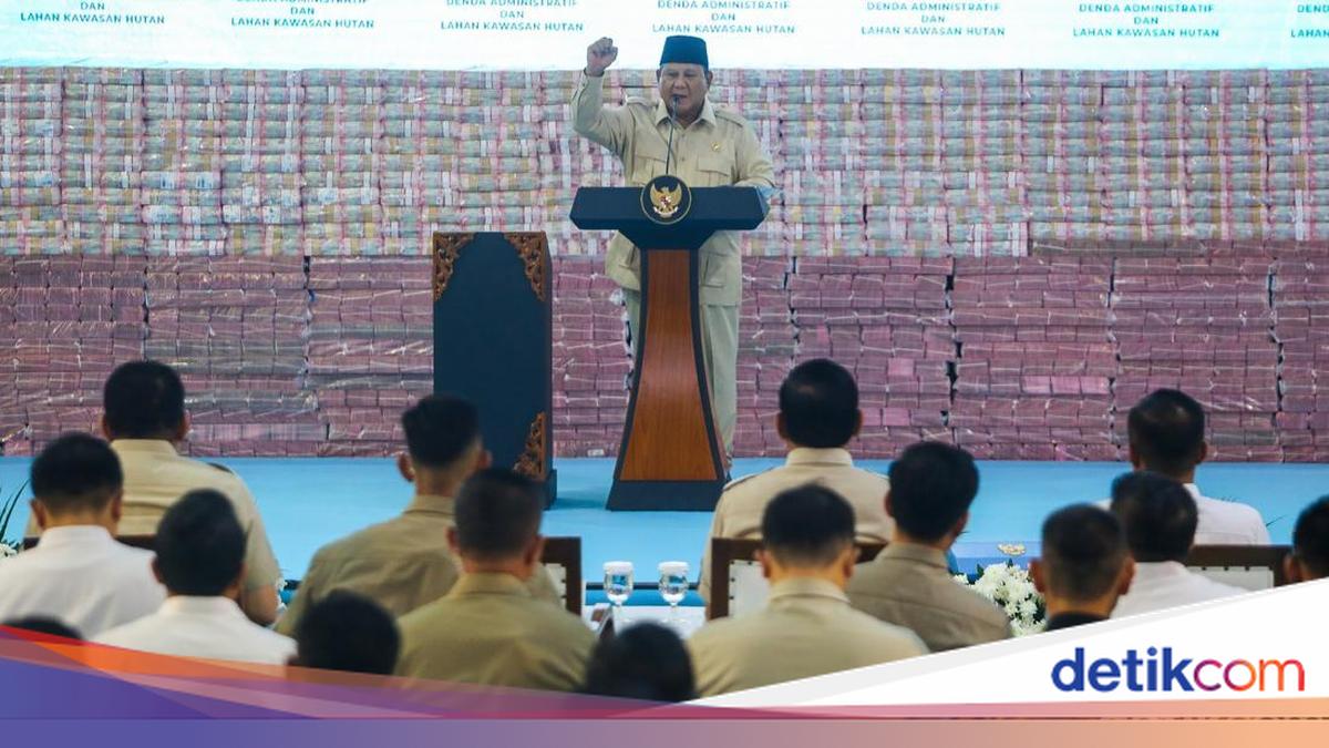 Prabowo Sentil Birokrat Bikin Aturan Ruwet buat Minta Duit