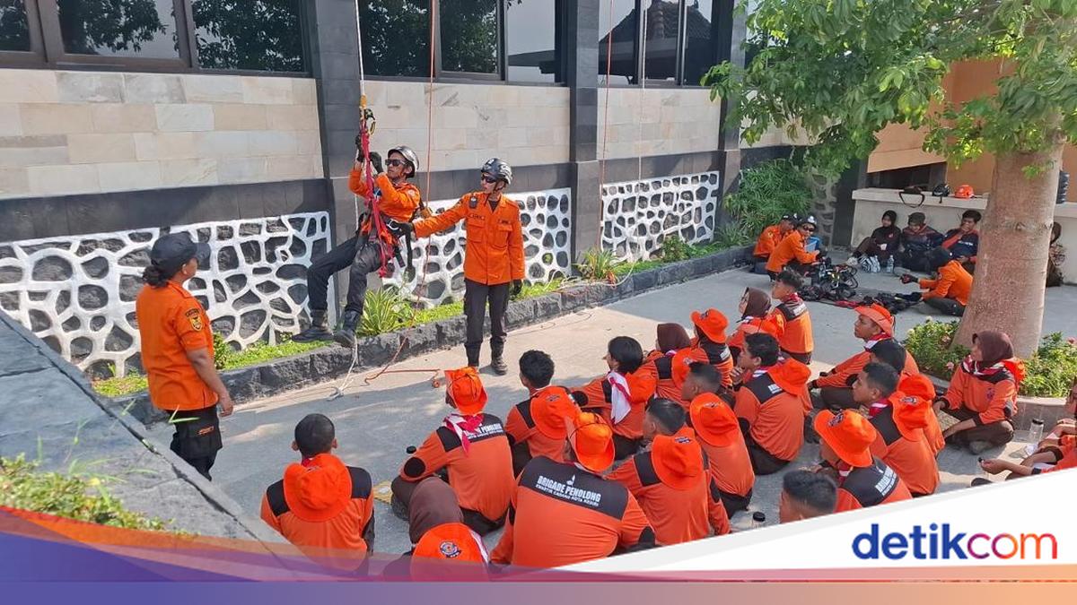 Cetak Relawan Tangguh, Pramuka Kota Kediri Gembleng Brigade Penolong