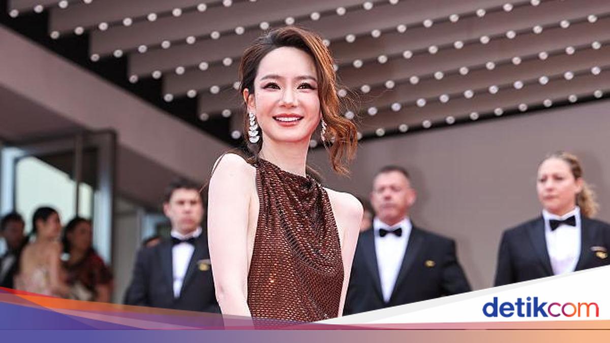 Terlalu Lama Pose, Dua Artis China Diusir dari Red Carpet Cannes 2026 ...