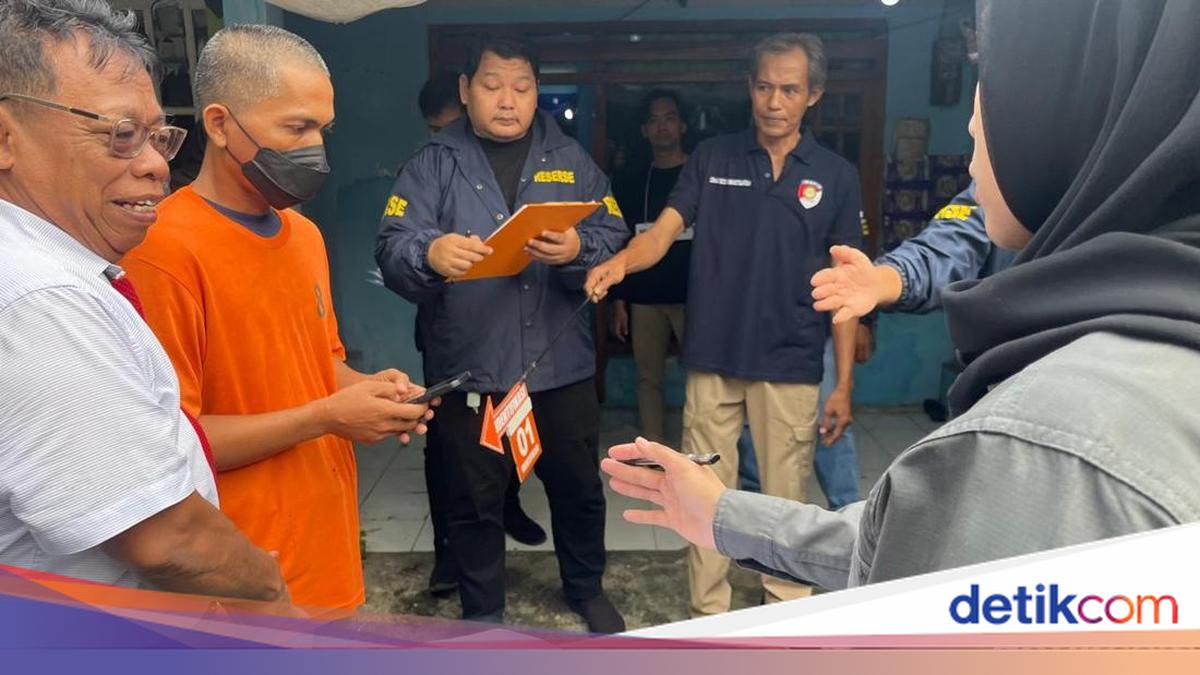 Rekonstruksi Badut Bunuh Mertua di Mojokerto Ditonton Ratusan Warga