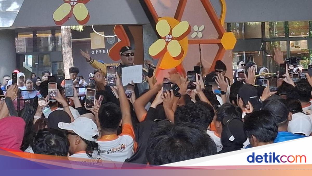 Ndarboy Genk Guncang Panggung Jogja Run D-City, Kicau Mania Pecah!